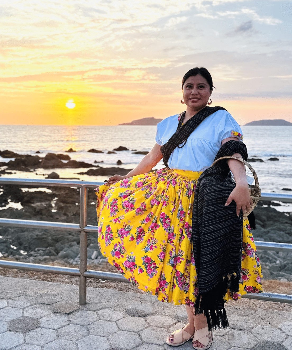 Folklorico Red Carpet - Jenny Robles - Danzantes Unidos®